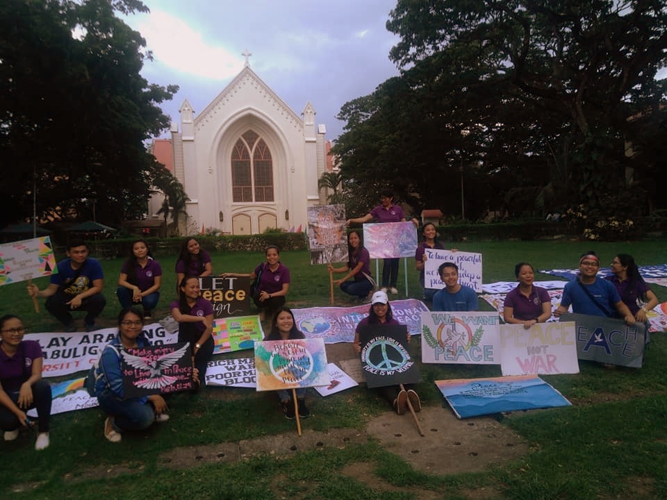 Senior High students join peace parade | Silliman University
